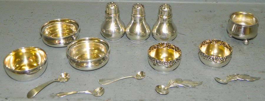 9 Sterl Salts, & Master Salt (4 Spoons). 4.58 T.o.