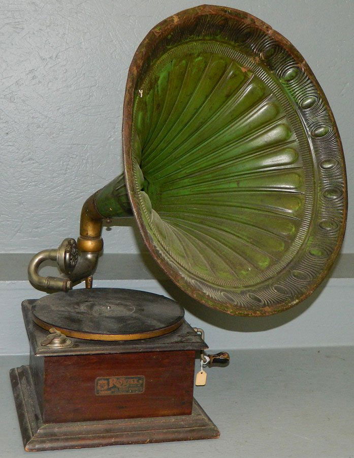 Royal Talking Machine With Metal Horn.
