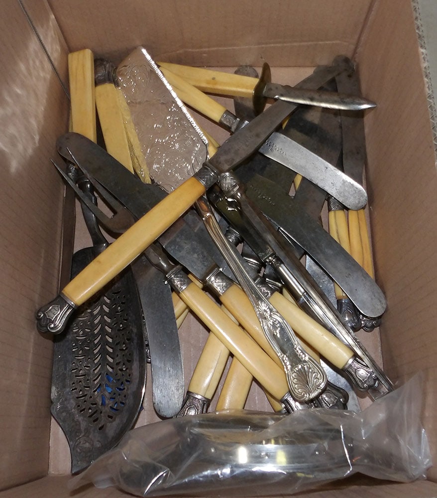 Lot Of Antique Bone Handle Flatware Marked Henry Lee & Co. Eureka - Jul ...