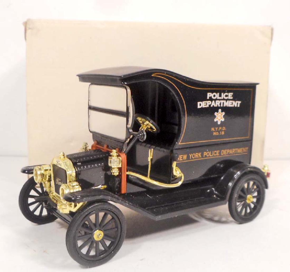 FORD MODEL T POLICE DEPARTMENT DIE CAST COLLECTIBLE CAR