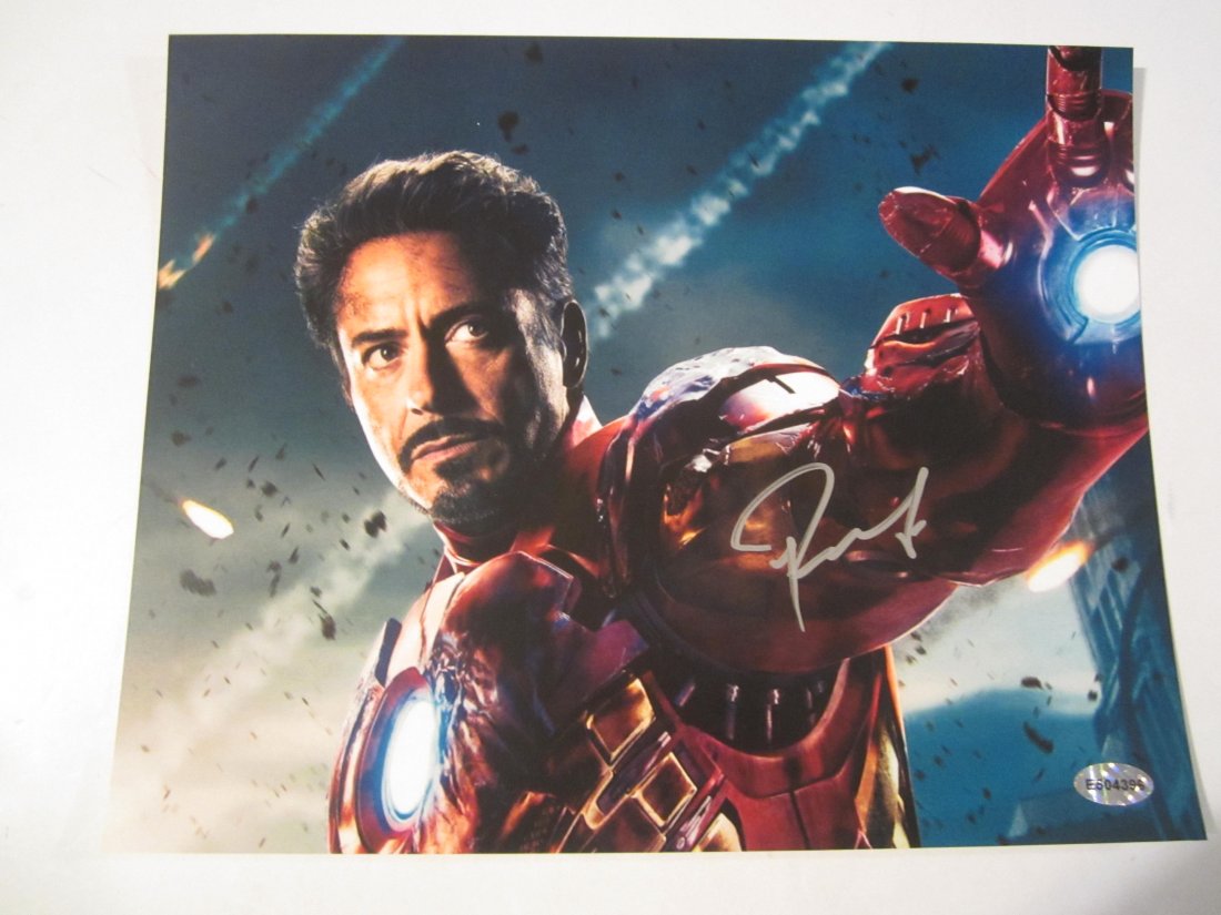 Robert Downey Jr signed photo - May 02, 2016 | J. Sugarman Auction Corp ...
