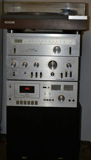 Vintage Pioneer Stereo System