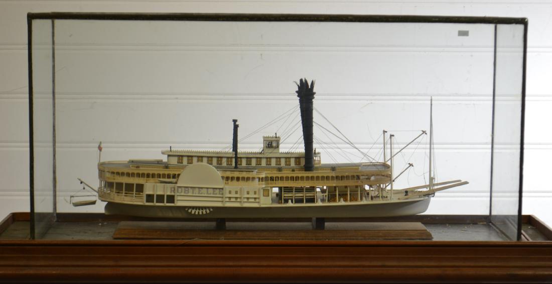 Robert E. Lee Model Paddle Boat