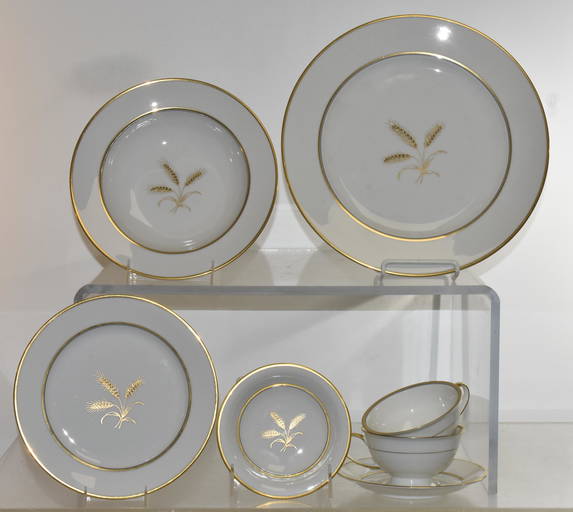 Rosenthal Wheat Pattern Porcelain China (12 Sets)
