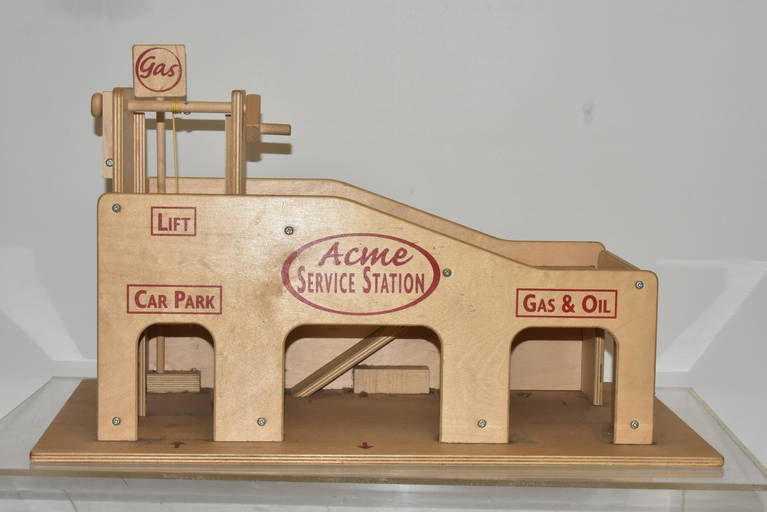 Acme Toy Service Station