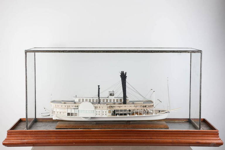 Southern Paddle Boat Model Ship In Case