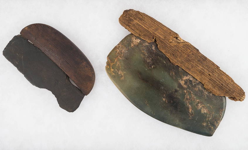 Inuit / Ulu Jade Blade and Slate Blade (#0067) on Oct 01, 2021 ...