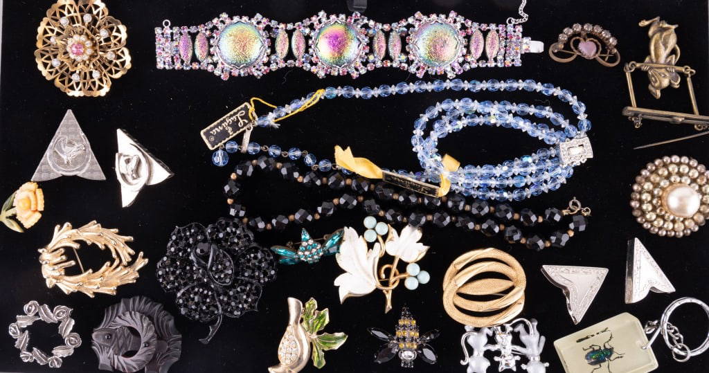 Estate Vintage Signed Jewelry Collection Auction