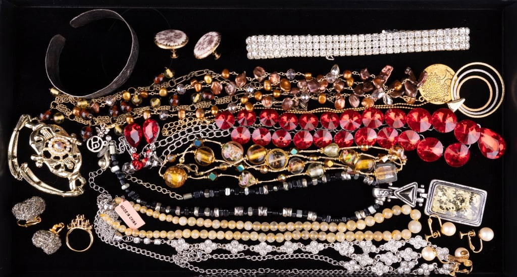 Vintage Jewelry Collection Auction