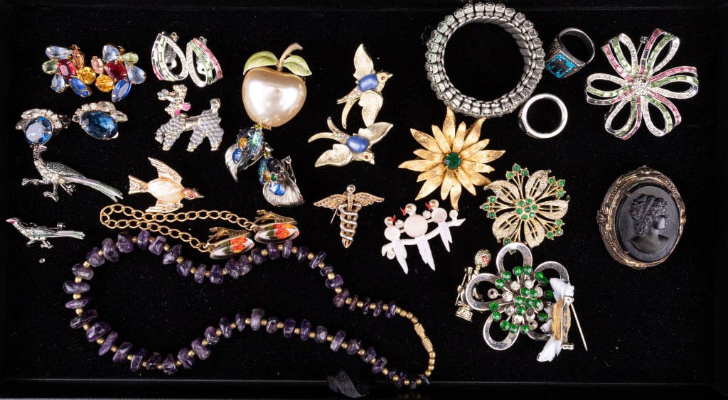 Estate Vintage Jewelry Collection Auction