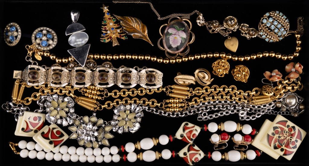 Vintage Jewelry Collection Auction