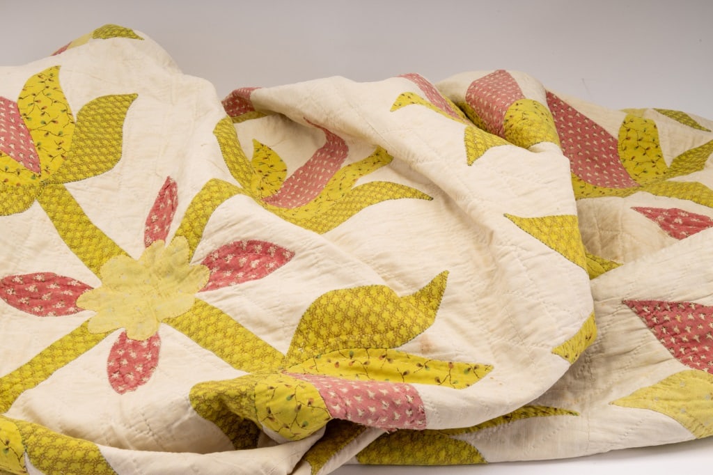 Pennsylvania Dutch Quilt 19th C Hand Sewn Auction