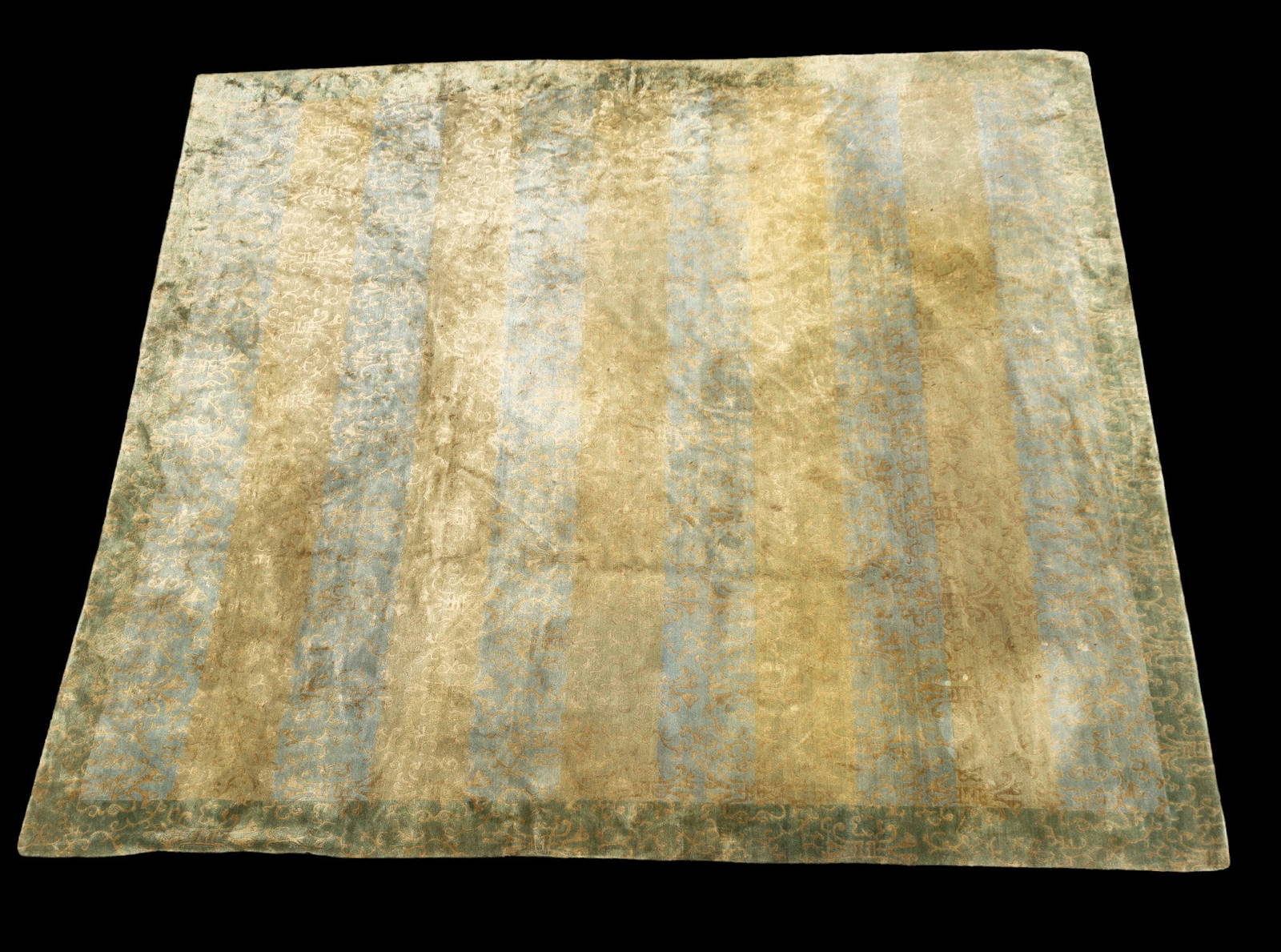 Hand-made Odegard Rug Auction