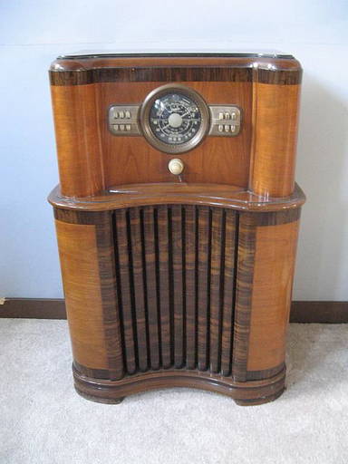 Zenith Floor Model Radio Made In Usa