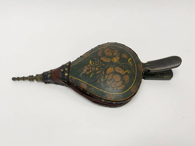 Turtle Back Paint Decorated Bellows (#0304) on Mar 04, 2023 ...