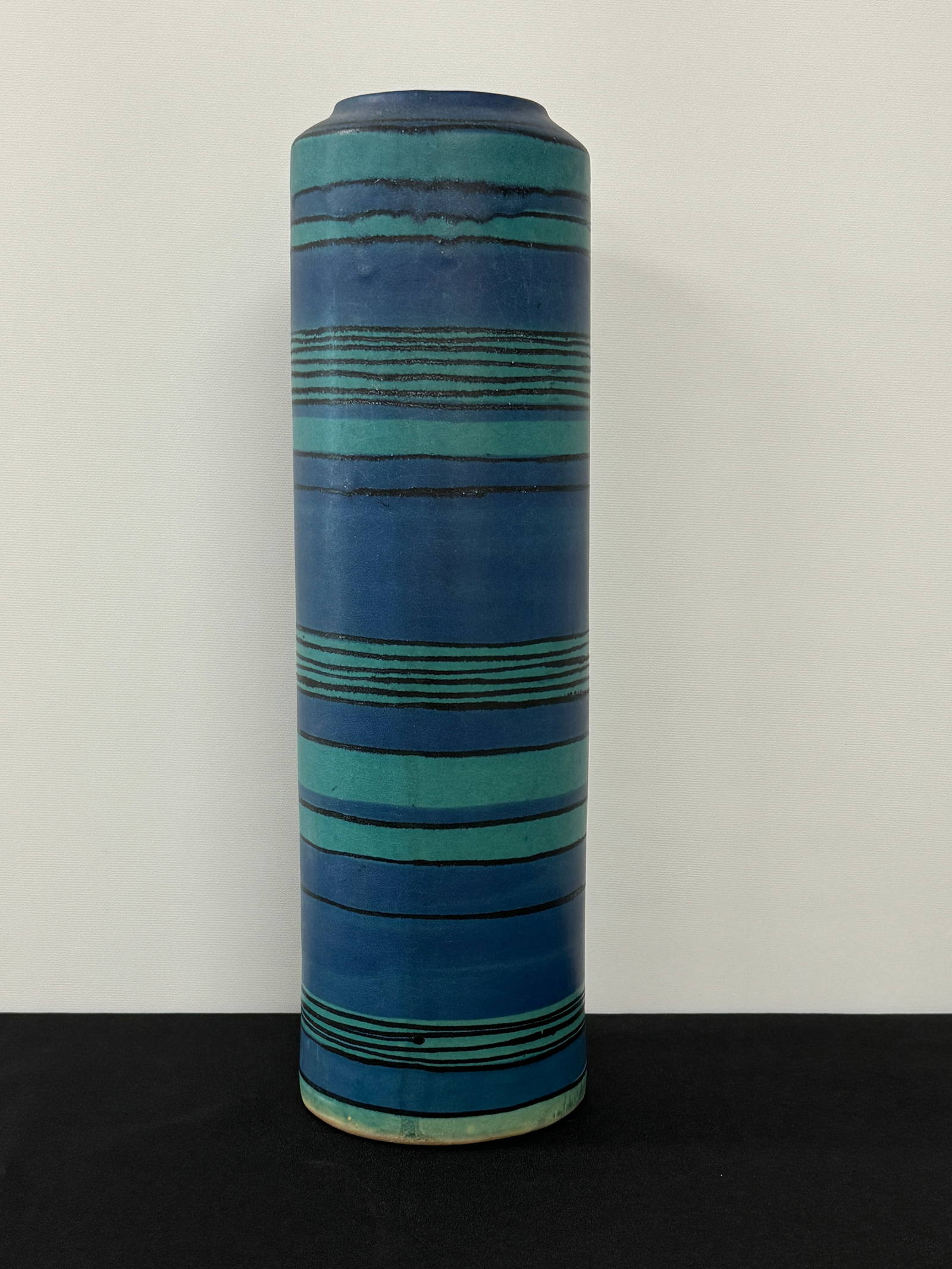 Glidden Pottery Gulfstream Vase By Fong Chow Auction