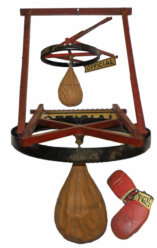 VINTAGE SPEED BAG AND FRAME - Apr 18, 2014 | Mosby & Co. Auctions in MD