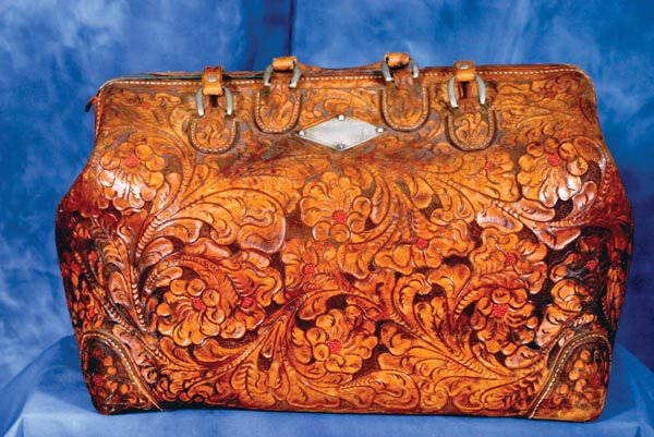 Tooled Cowboy Satchel - Jun 22, 2006 | Brian Lebel's Old West Events in NM