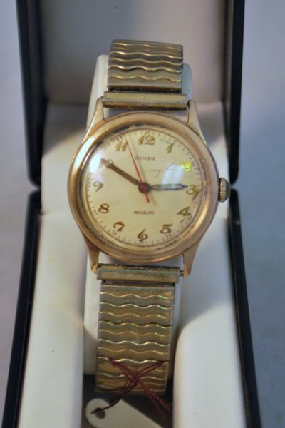 MENS VINTAGE RENSIE WATCH