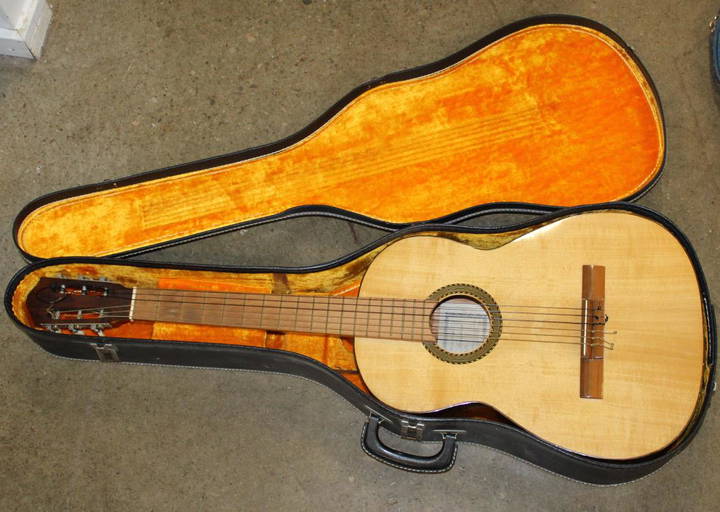 Alberto Lorentzen Classical Guitar