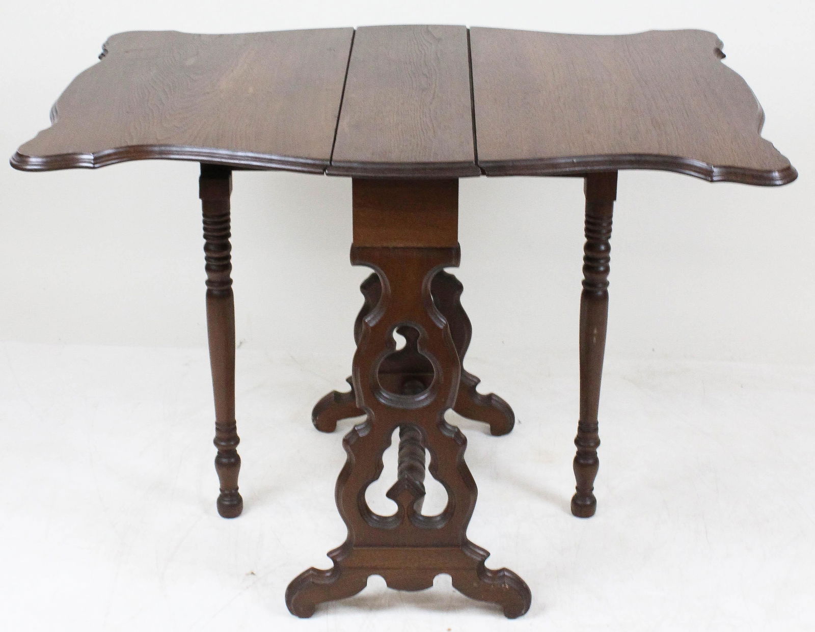 19th c Walnut Tuck Away Table - Jul 03, 2020 | Merrill's Auctioneers ...