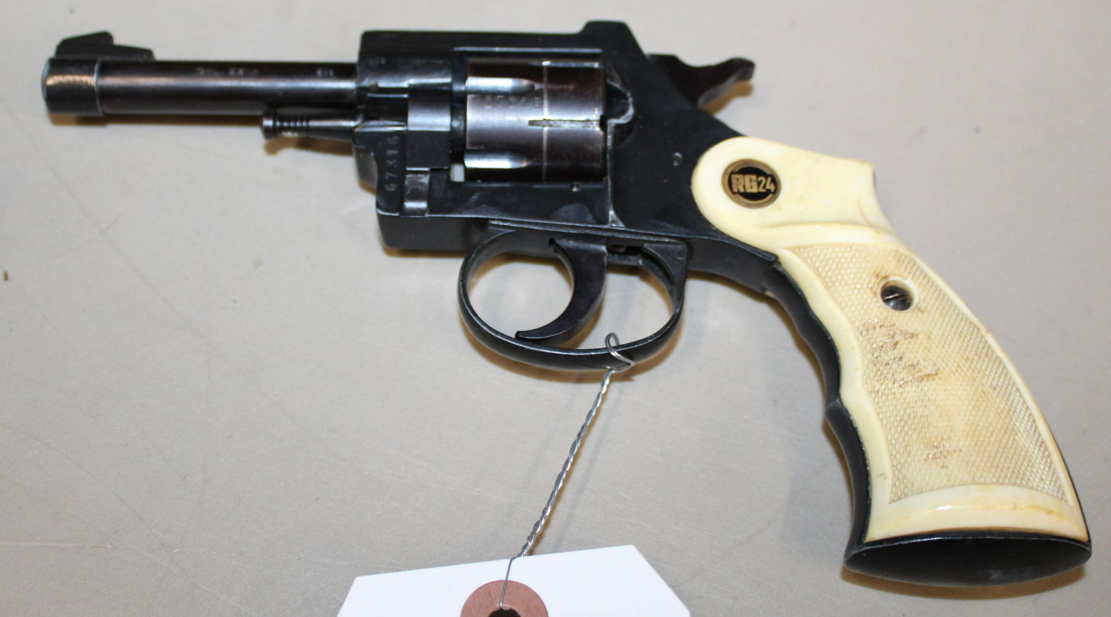 Rohm Rg 24 Revolver In .22lr