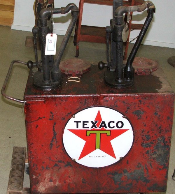 118: Texaco double hand crank bulk oil dispenser with f