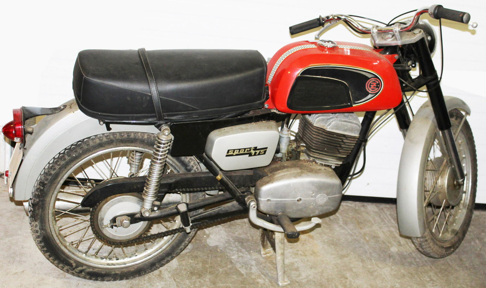 Jawa Cz 175 Sport Motorcycle (#0100) on Dec 16, 2022 | Merrill's ...