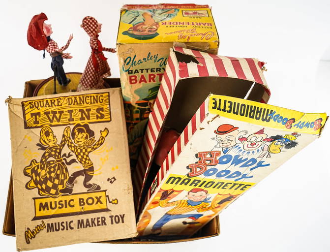 Howdy Doody Marionette, Square Dancing Twins