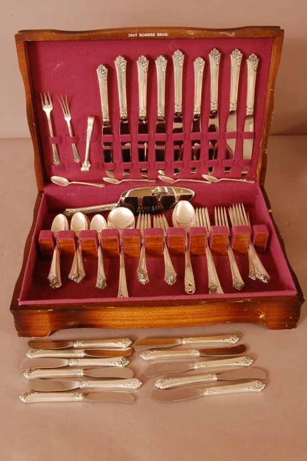 206: Heirloom Sterling Silver Flatware Set. Damascus R