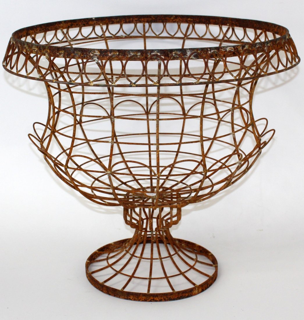 Rustic wire urn form planter basket