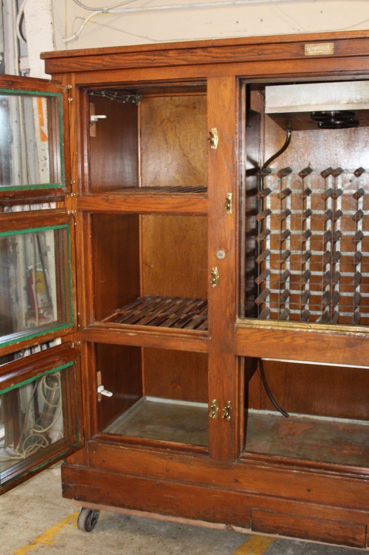 Antique American McCray grocers ice box in oak - Jul 13, 2019 | King ...