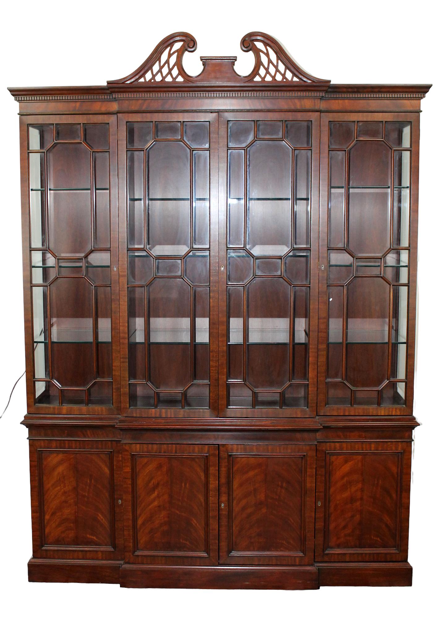 Henkel Harris Display & China Cabinets for Sale at Auction