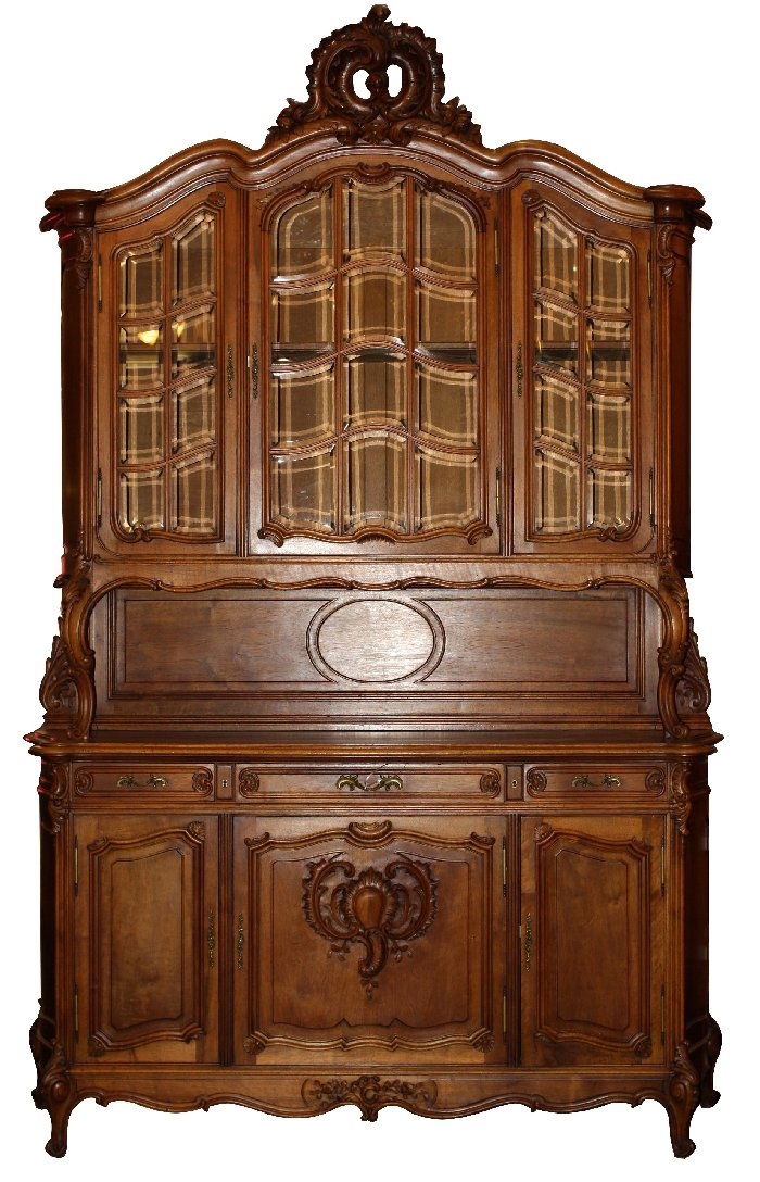 Grand French Louis XV buffet in walnut