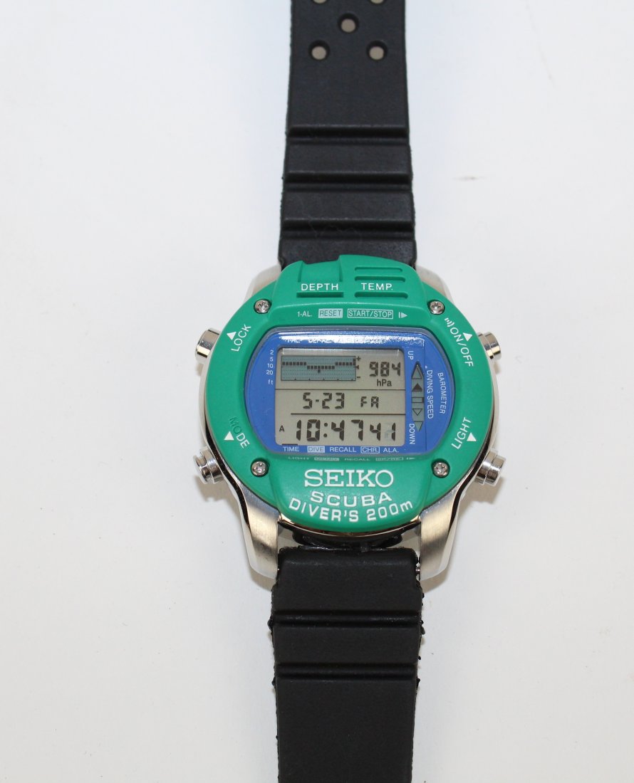 Seiko Green Scubamaster M795-5A00 dive watch