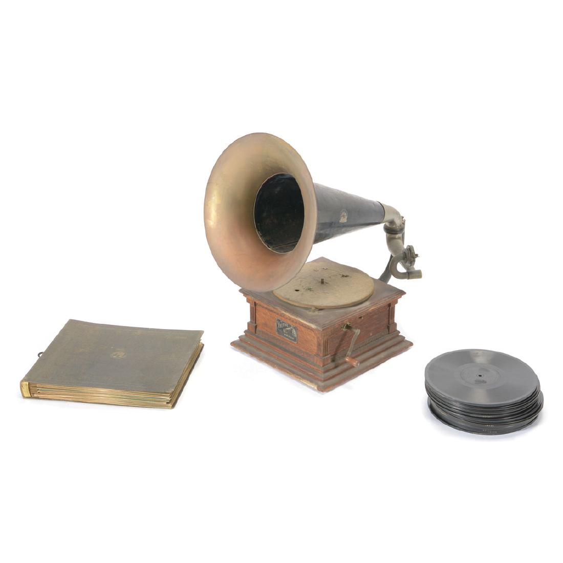 Vintage RCA Victor Phonograph with Horn and Records