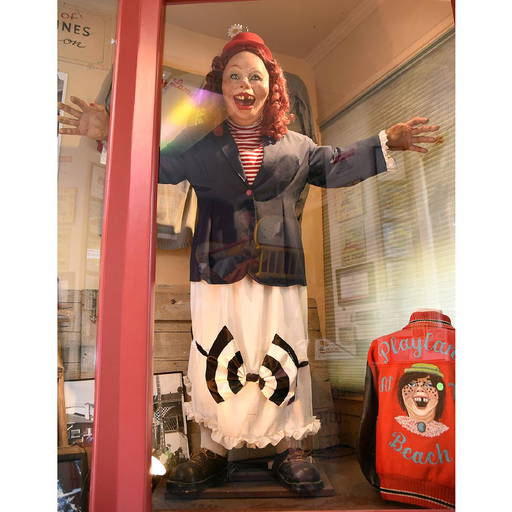 Reproduction Laffing Sal,