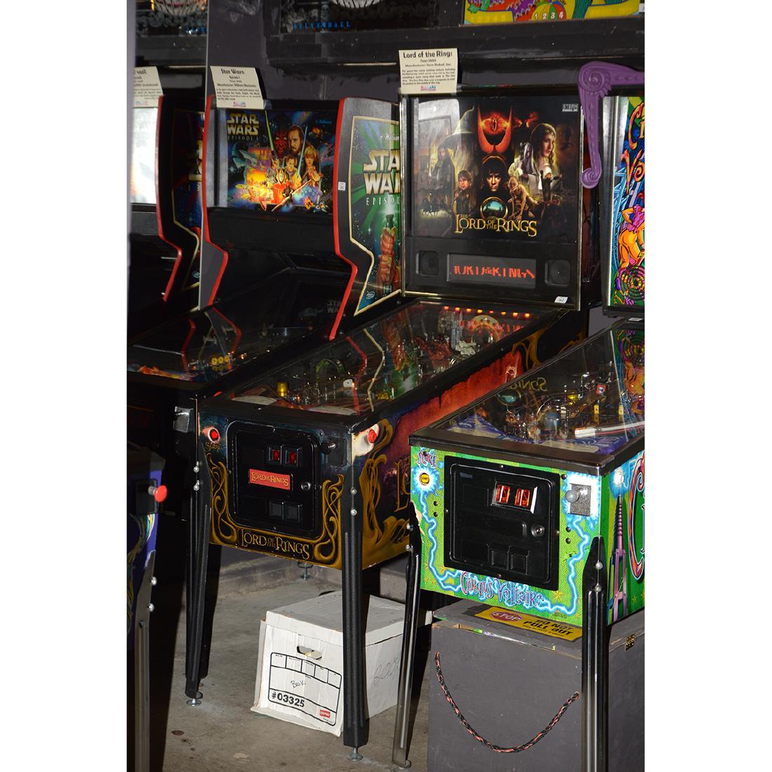 Lord of the Rings Pinball Machine, by Stern 2003