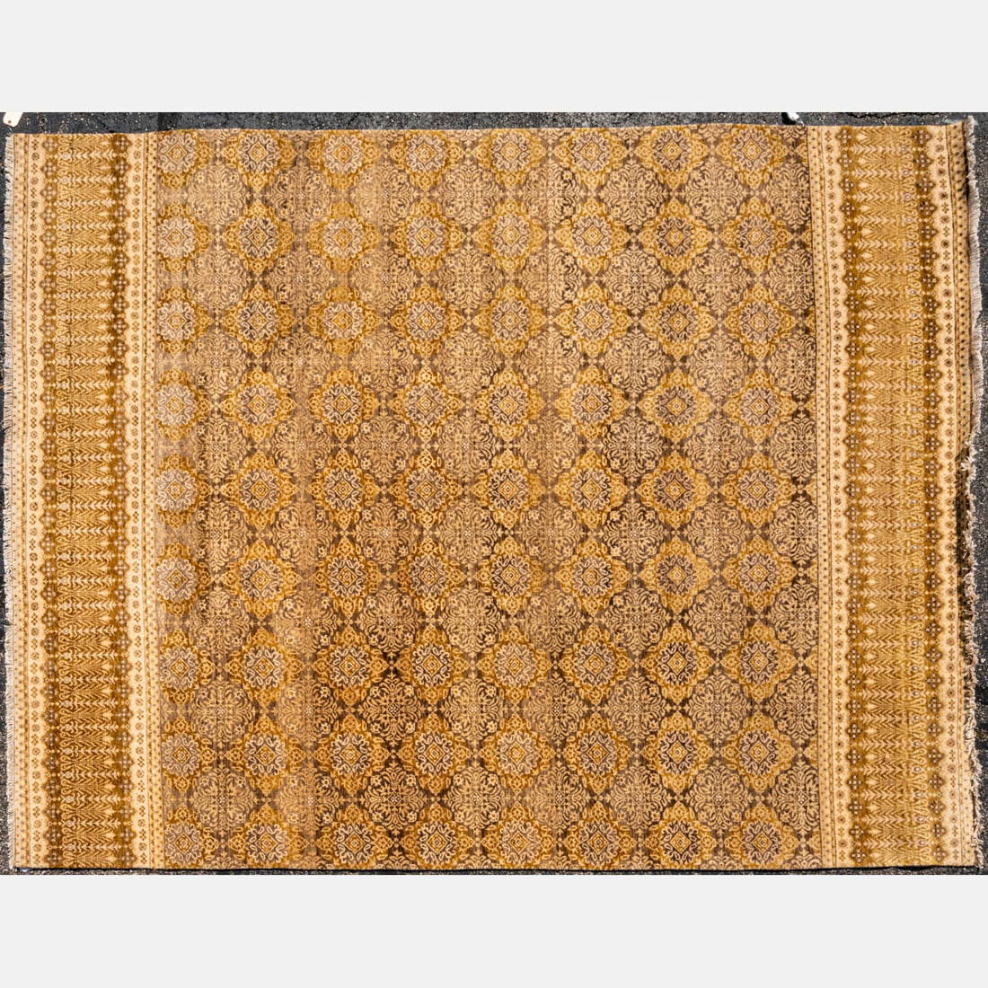 Contemporary Indian Hand Knotted Wool Rug Auction