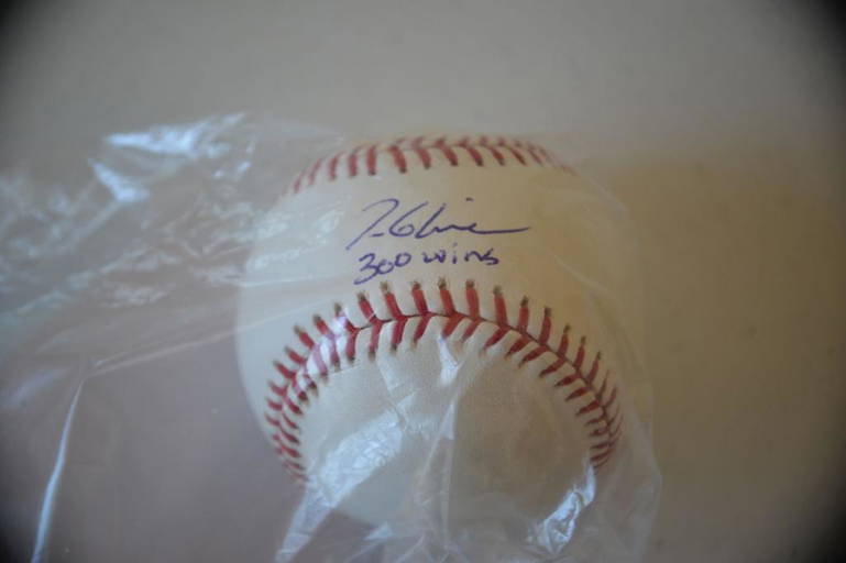 Tom Glavine Signed Baseball Coa
