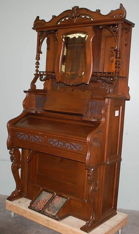 184: BECKWITH CHICAGO VICTORIAN PUMP ORGAN - May 06, 2012 | Four ...