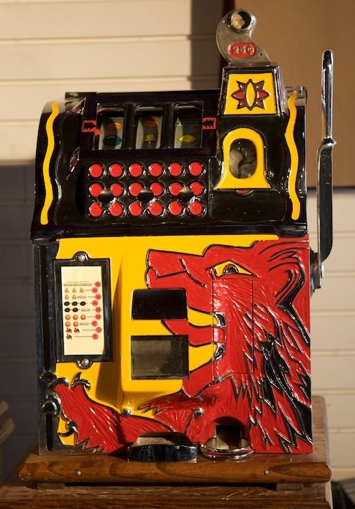 074:mills Lion Head 25 Cent Slot Machine