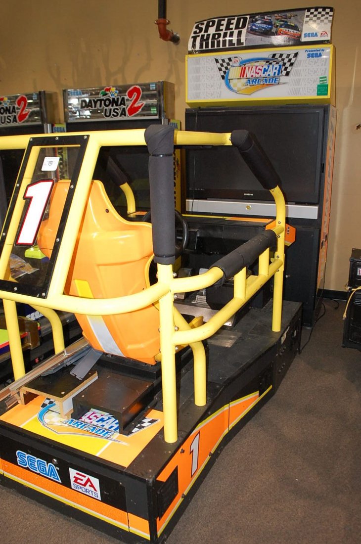 104: SEGA NASCAR ARCADE GAME