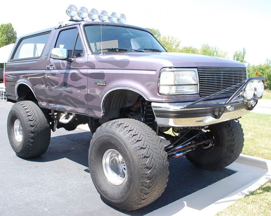 1995 FORD BRONCO MONSTER TRUCK