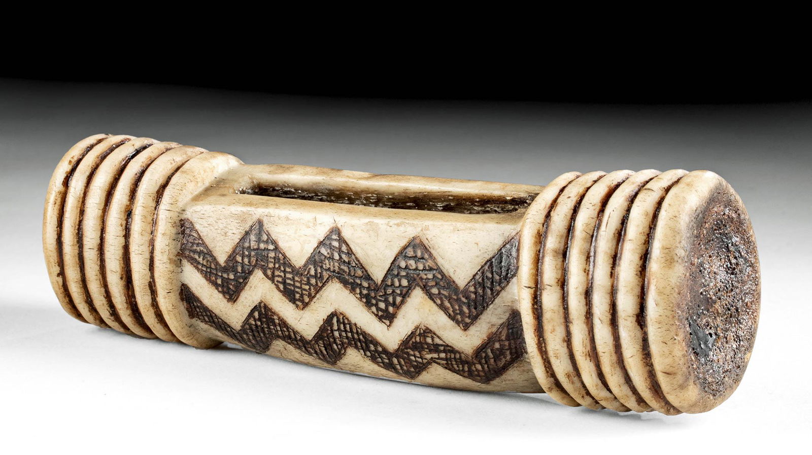 19th C. Native American Hupa Elk Antler Purse - Feb 25, 2021 | Artemis ...