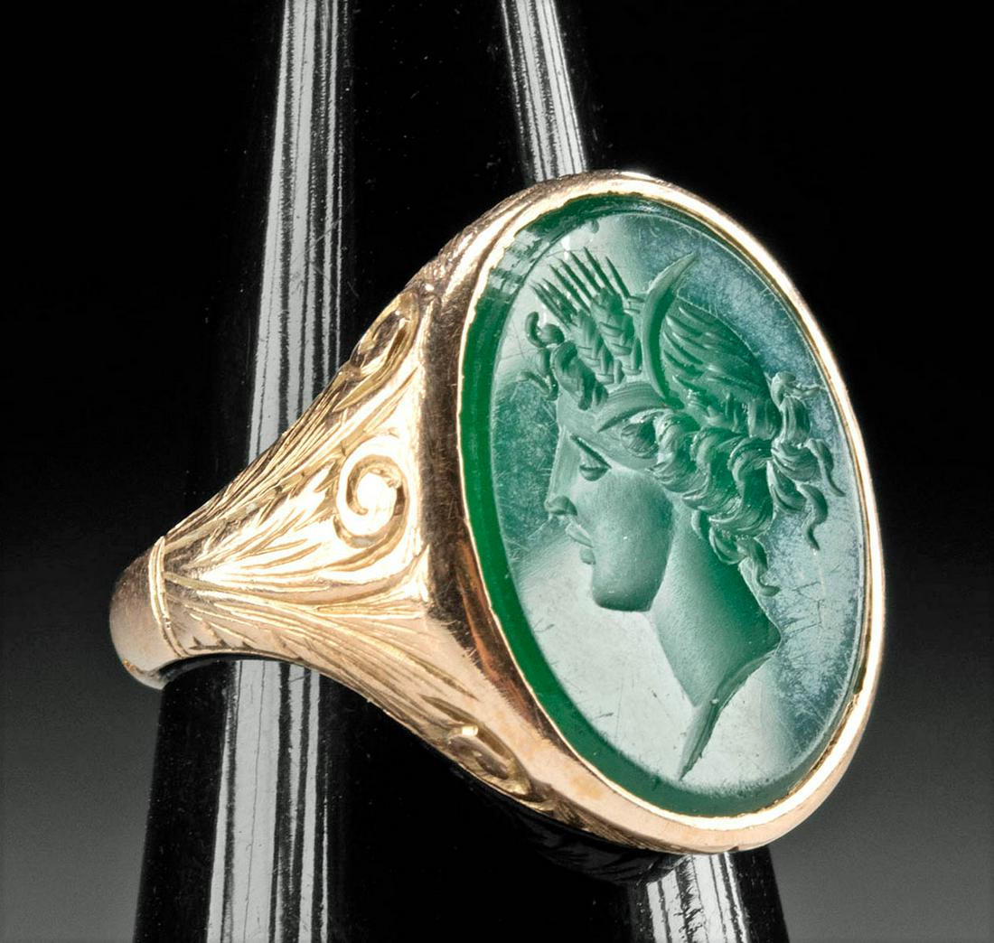 19th C. Gold Ring w/ Green Glass Intaglio of Ceres | Barnebys