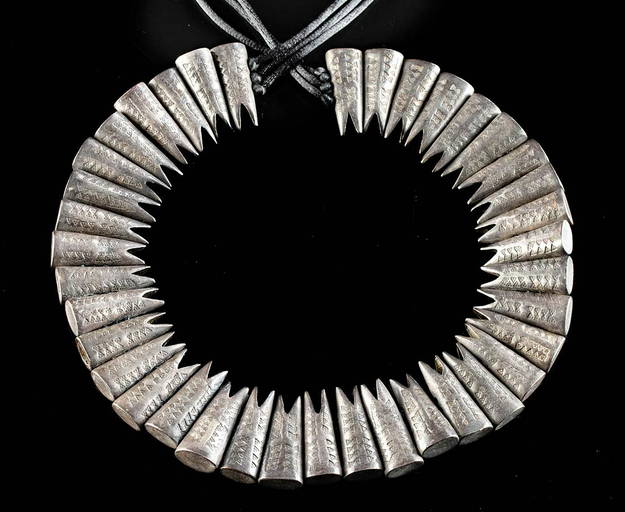Necklace w/ 10th C. Viking Silver Fishtail Pendants (#0020) on Jan 12 ...
