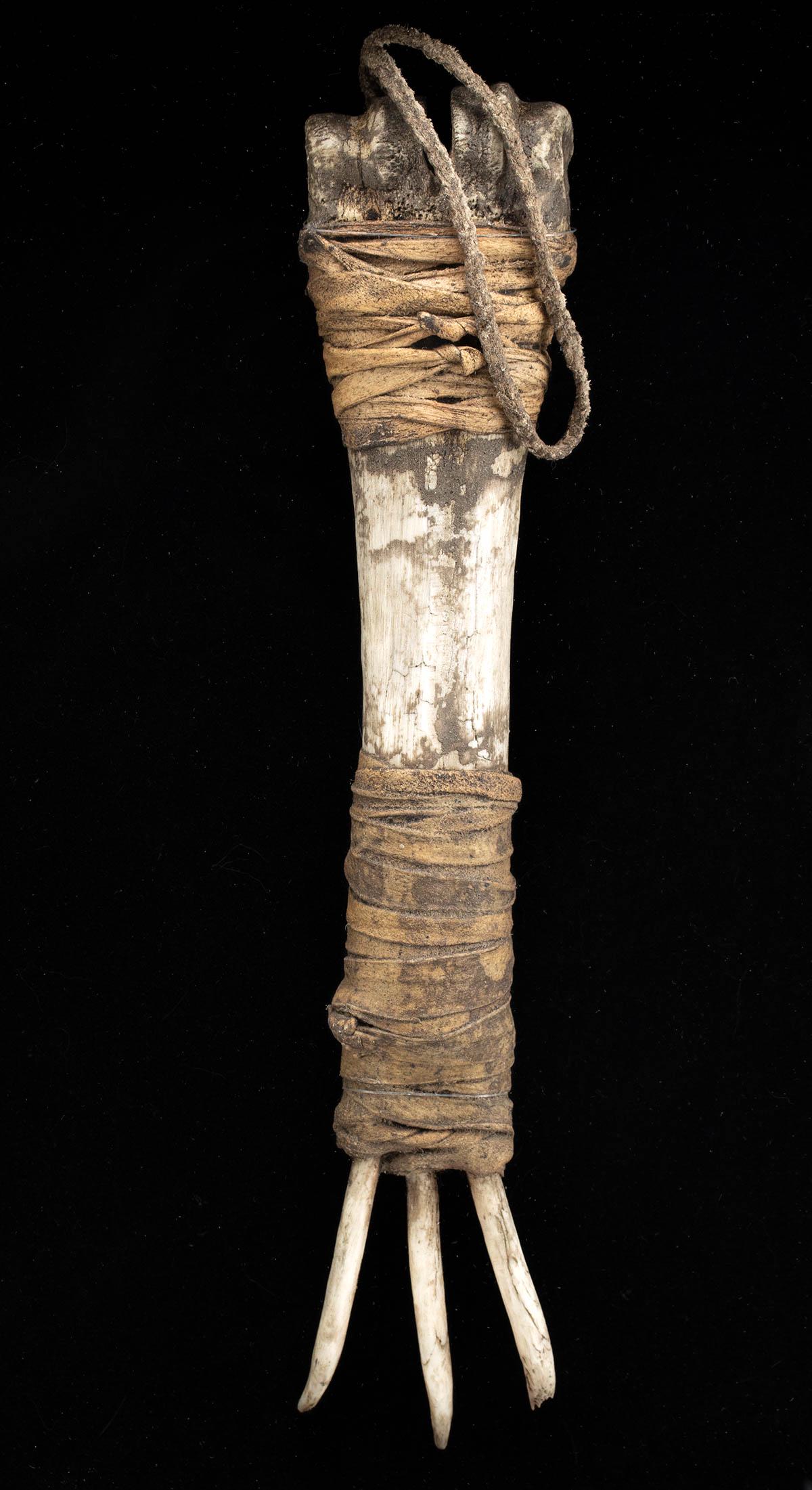 19th C. Inuit Seal Claw Seal Scratcher Auction
