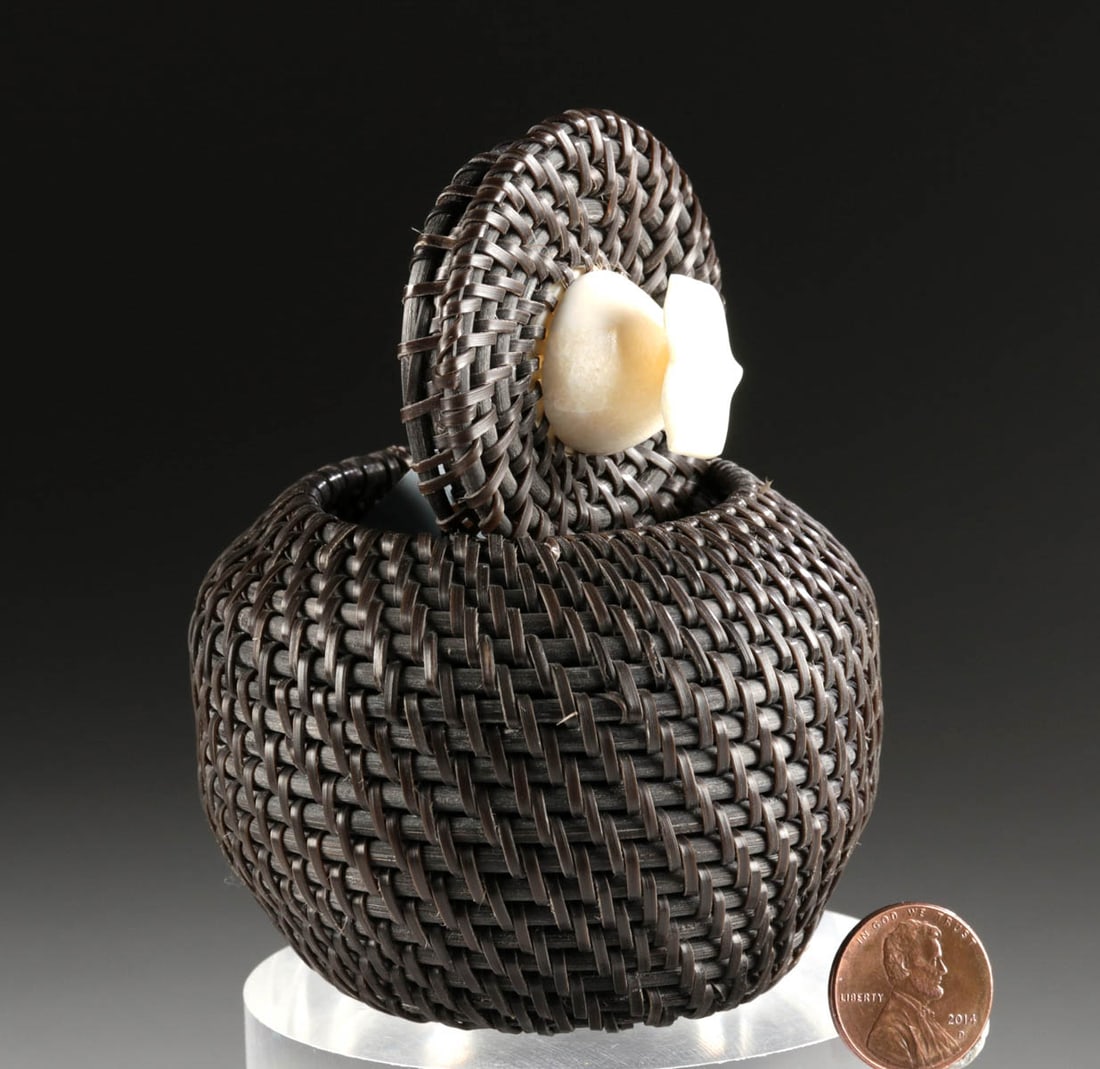 Inupiaq Baleen Lidded Basket W/ Whale's Tail - Carl Hank Auction