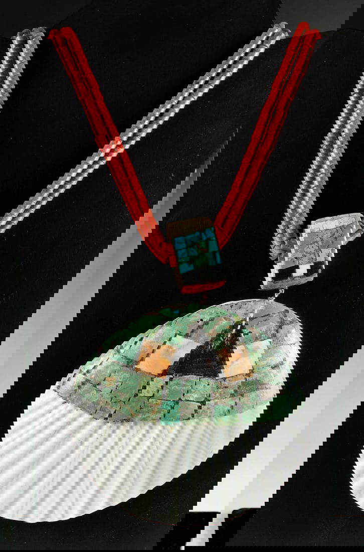 1950s Santo Domingo Pueblo Shell & Coral Necklace Auction